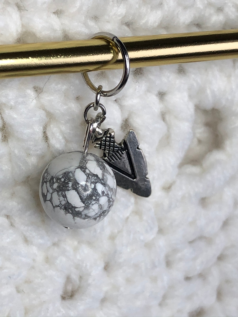 Marbled Grey Arrowhead – Rosy Birch Designs